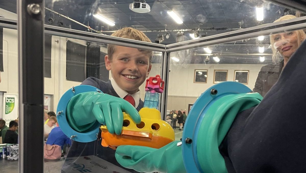 Basingstoke Primary Schools' STEM Fair, in partnership with AWE, Photo ...